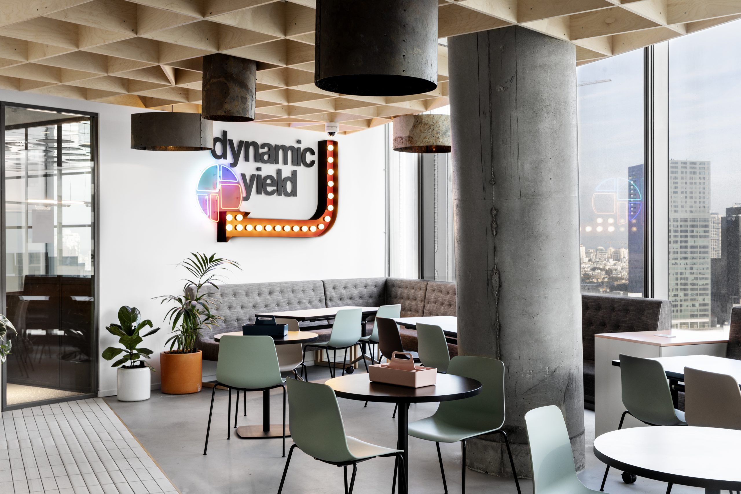 Dynamic Yield - HUBE